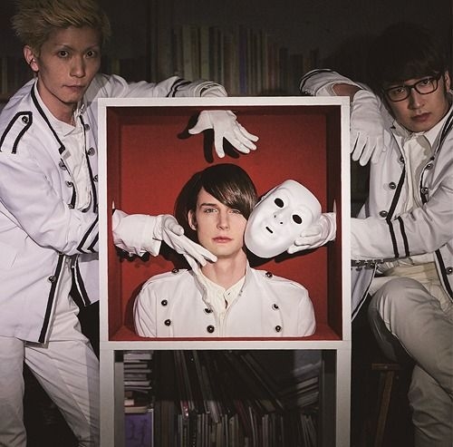 YESASIA : Q [Type A] (ALBUM+DVD)(日本版) 鐳射唱片 - EGU-SPLOSION - 日語音樂 - 郵費全免