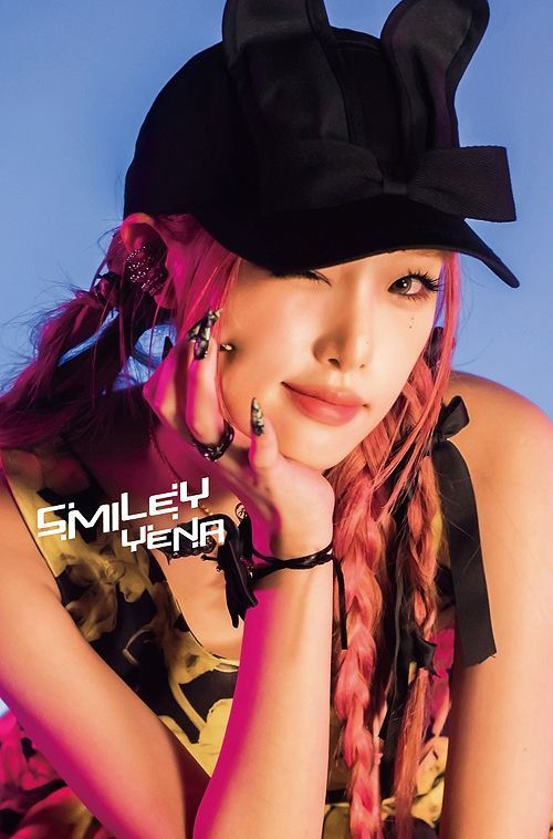 YESASIA: SMILEY -Japanese Ver.- feat. Chanmina [Type B] (SINGLE+BOOKLET ...