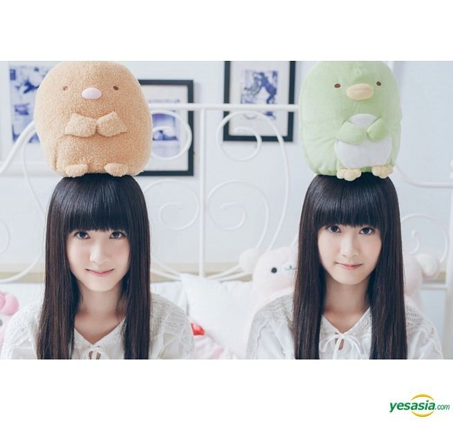 YESASIA: Image Gallery - Sandy & Mandy Photobook